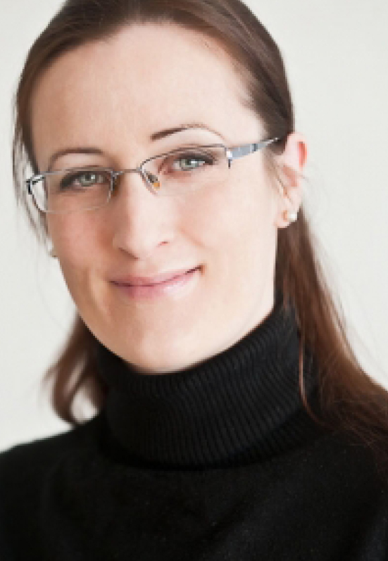 Damovo verstärkt Marketing